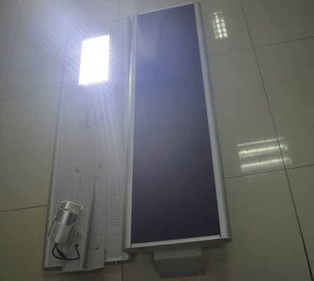 China All In One Integrated Solar Street Light 30W Excellent Respiratory System supplier